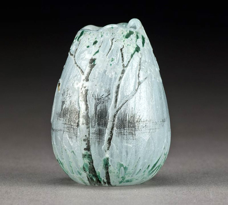 ChasenAntiques.com: FRENCH GLASS - Daum Nancy - Swan miniature broken egg